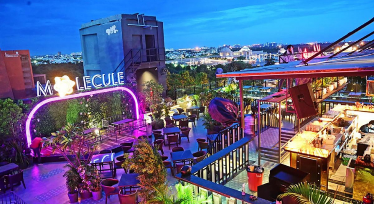 5 Best Places to Visit in Gurgaon at Night with Friends